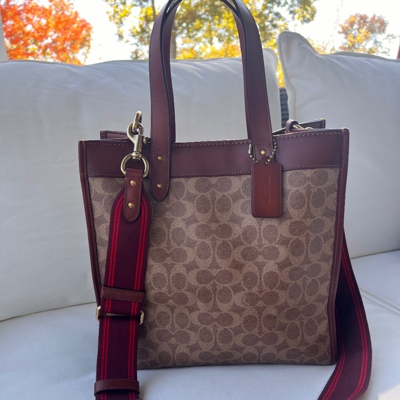 Coach | Bags | Coach Field Tote W Signature Printed Coated Canvas ...